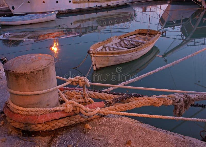 Litlle woden los barcos foto de archivo. Imagen de acceso - 35172048