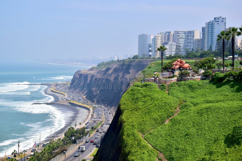 Litoral E Oceano Pacífico Em Lima, Peru Foto de Stock - Imagem de ...