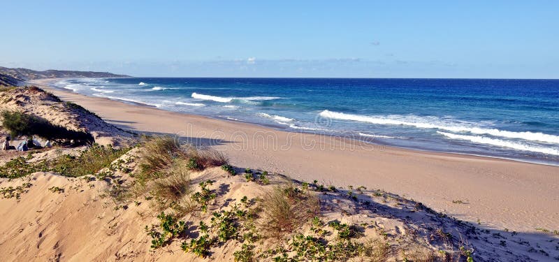 Litoral Moçambique De Inhambane Foto de Stock - Imagem de oceano, praia ...