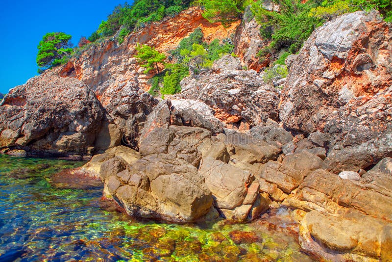 Litoral rocoso imagen de archivo. Imagen de recorrido - 129069851