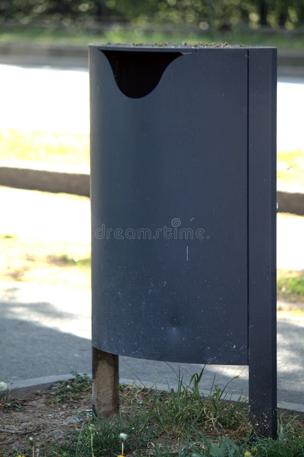645 Roadside Trash Bin Stock Photos - Free & Royalty-Free Stock Photos ...