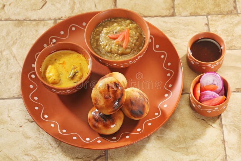 Litti Chokha - Bihar Traditional Food Stock Image - Image of green ...