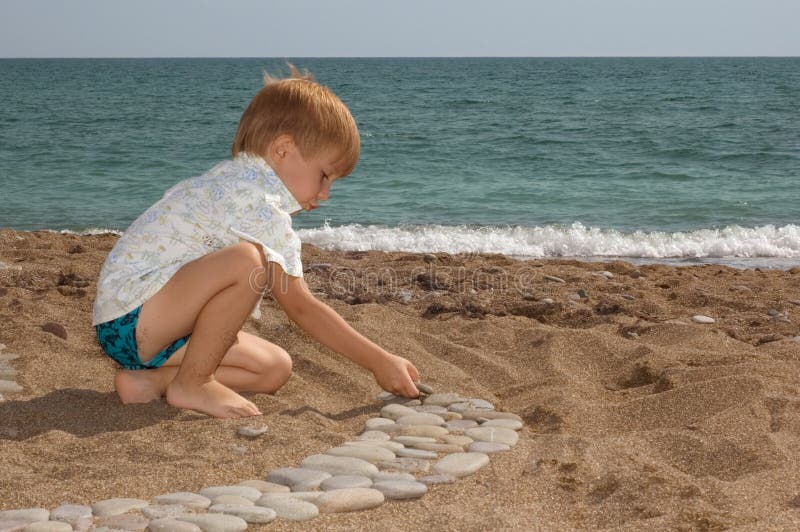 Little Boy Play on the Beach Stock Image - Image of small, life: 11186303