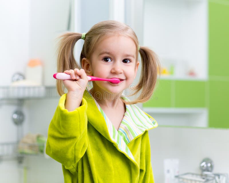 Little Girl Brushing Teeth in Bath Stock Image - Image of clean, green ...