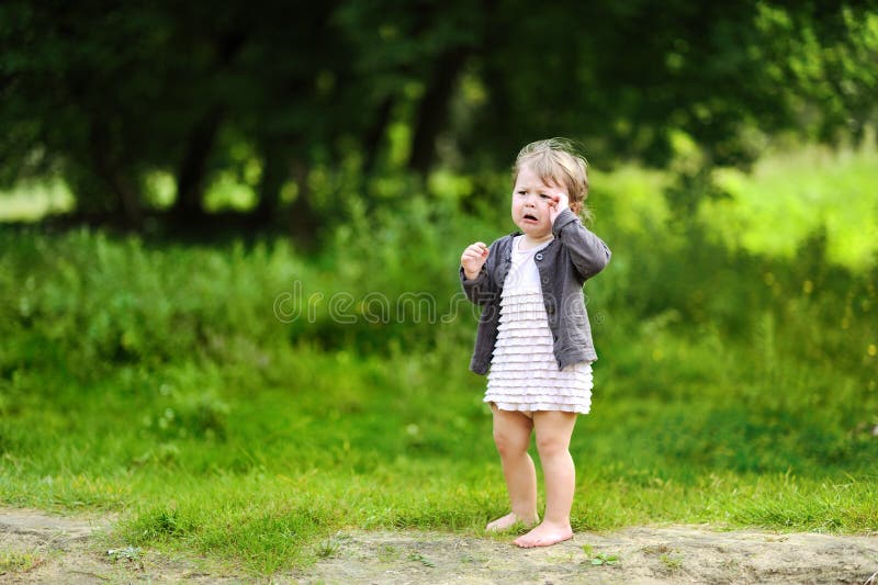 8+ Girl crying park Free Stock Photos - StockFreeImages