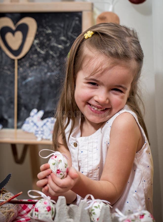 Little Girl Lying on the Bed Stock Photo - Image of daughter, people ...