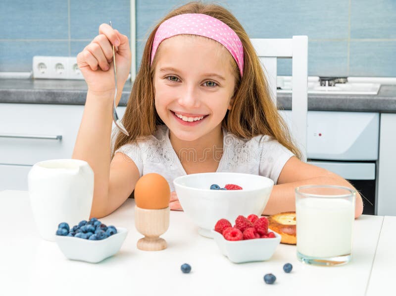 Little Girl Having Breakfast Stock Image - Image of organic, diet: 59727027