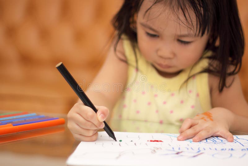 Little Girl Learn To Draw stock image. Image of paper - 176625859