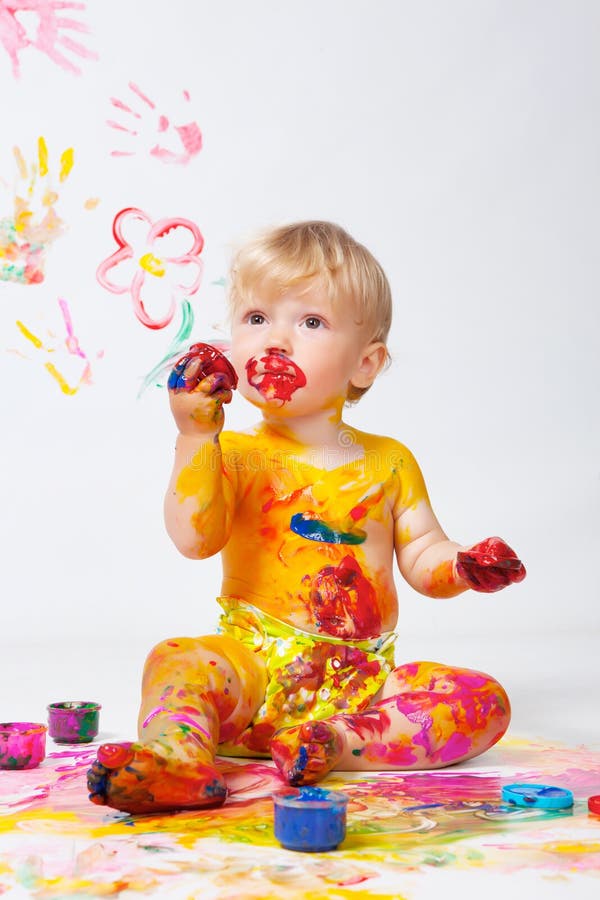 Little Girl Painting in Studio Stock Image - Image of little ...