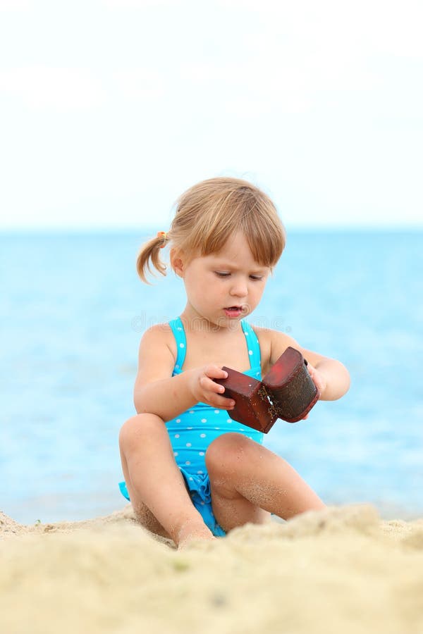 Little girl on the sea stock image. Image of daughter - 25588721