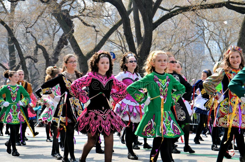 Little Irish Dancers editorial photography. Image of dance - 23950282