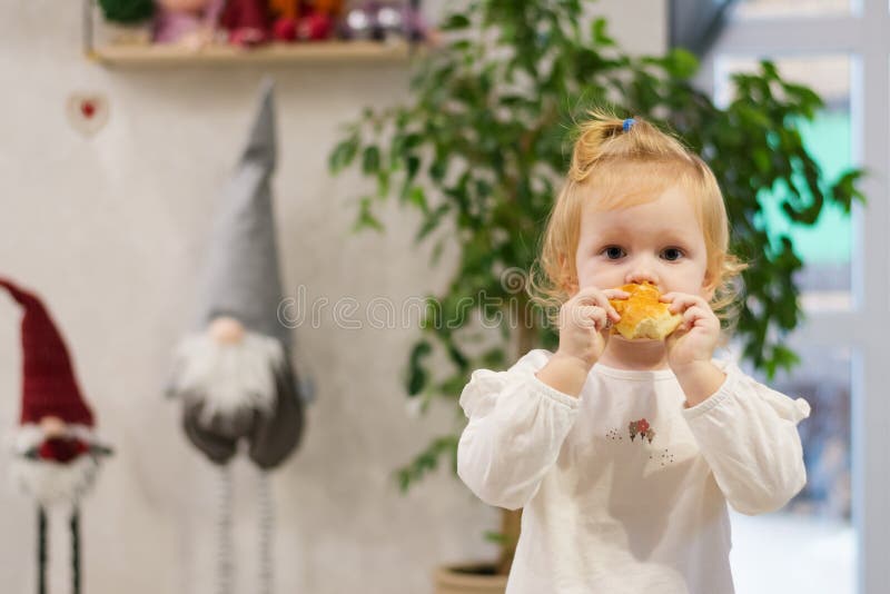 Little Kid Eating a Pie at Home Stock Image - Image of meal, breakfast ...
