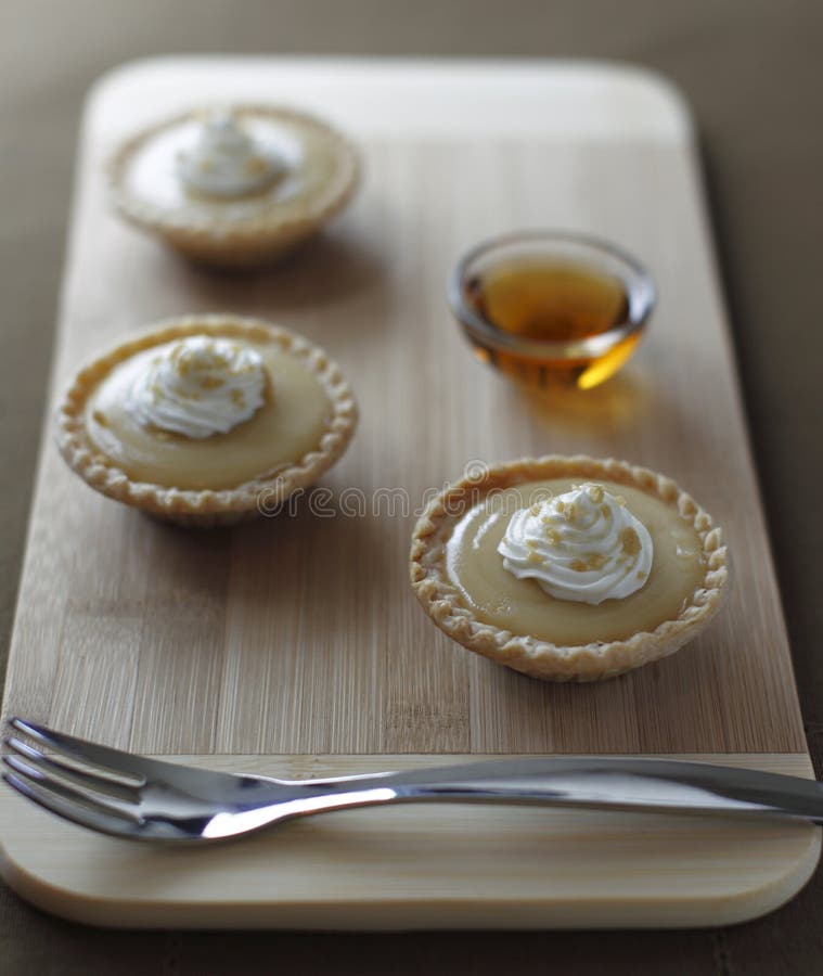 Little maple syrup tart stock photo. Image of cook, plate - 13424416