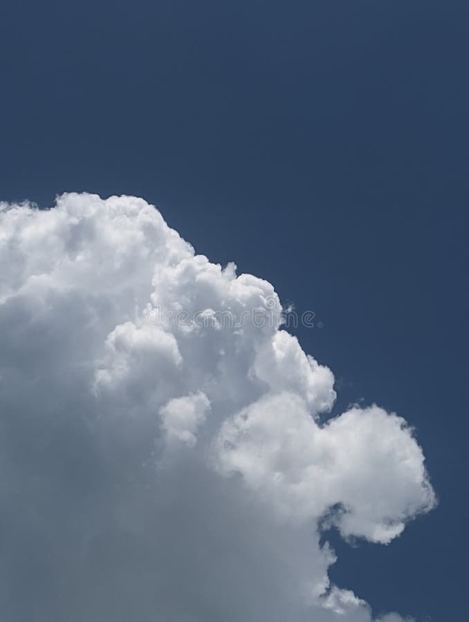 Little ocean blue sky stock image. Image of cumulus - 270774005