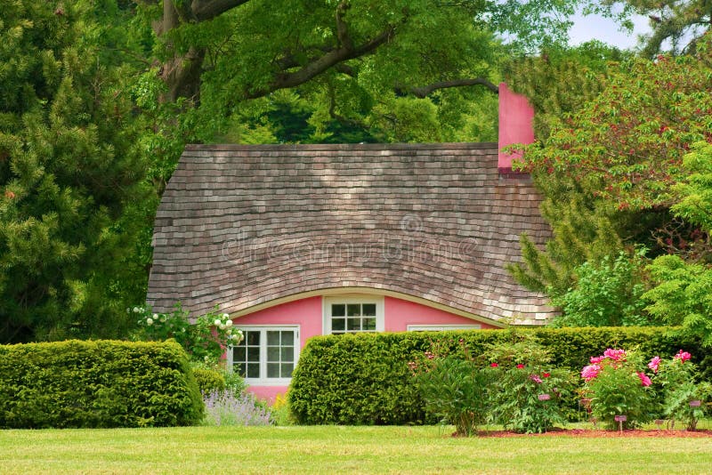 Little Pink Cottage stock photo. Image of quaint, charming - 14484258