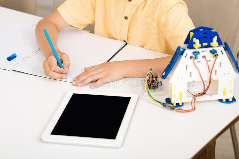 Robot Taking Notes Stock Photos - Free & Royalty-Free Stock Photos from ...