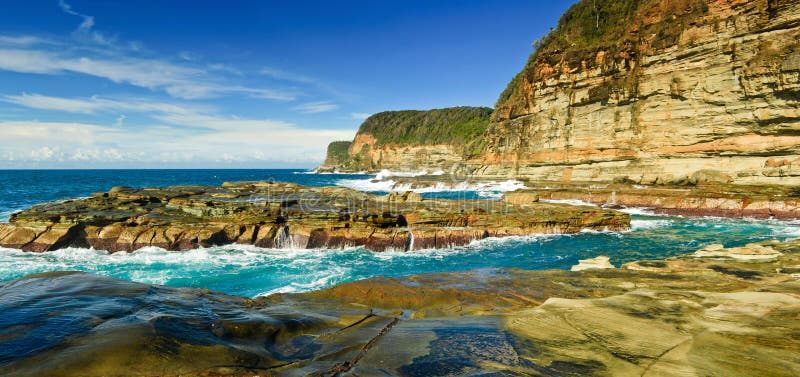 Le littoral photo stock. Image du seascape, rivage, courbe - 24690456