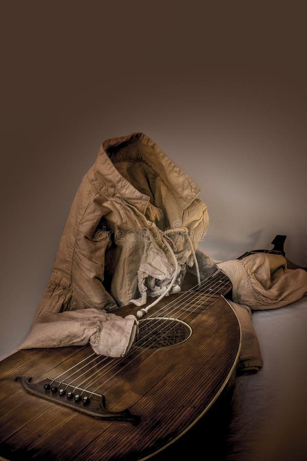 Liuto Della Chitarra Di Oud E Camicia Barrocco Rustica Bianca ...