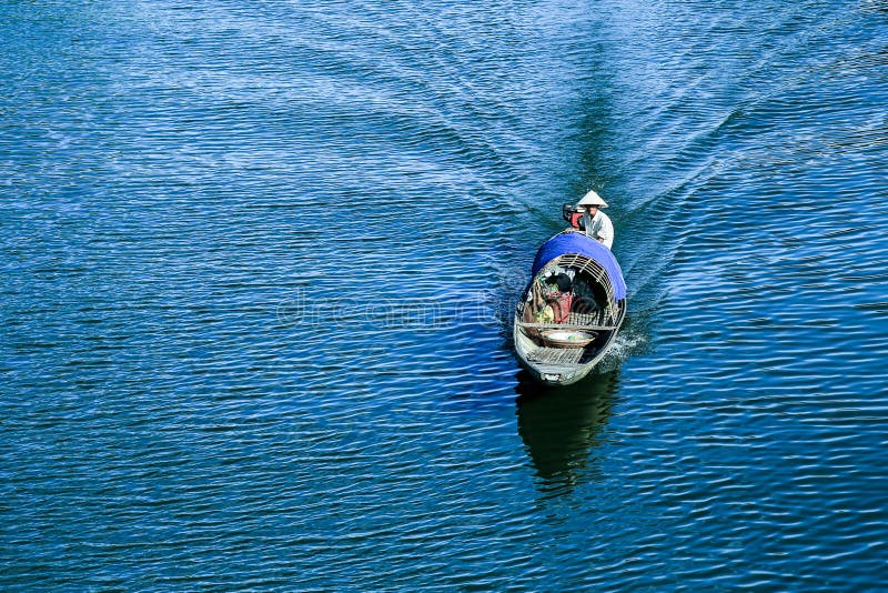 Live on rive editorial photo. Image of sunset, rive, natural - 46939451