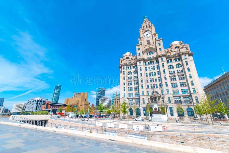 Liver Building editorial photography. Image of icon, liverpool - 33823107