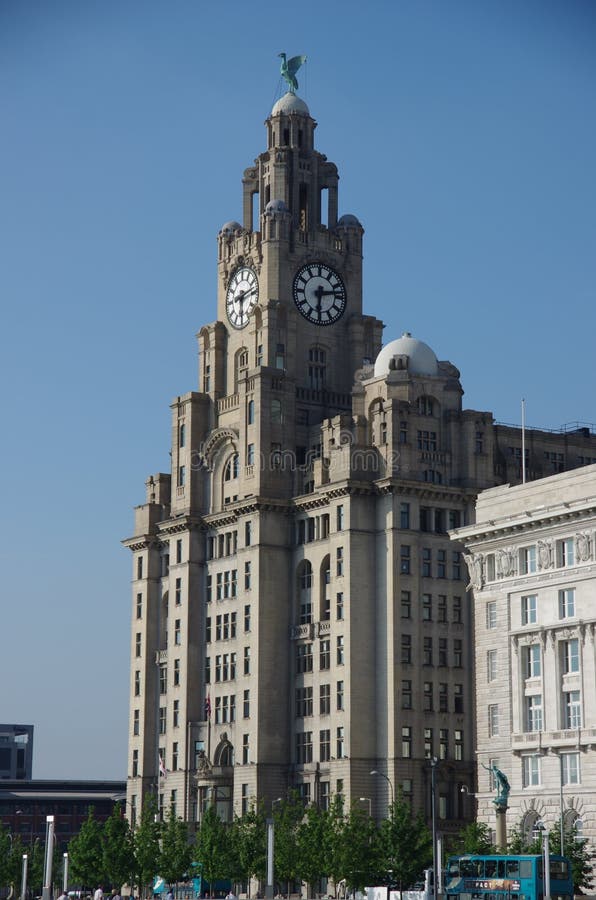 Liverpool liver building editorial stock image. Image of tourist - 26453444