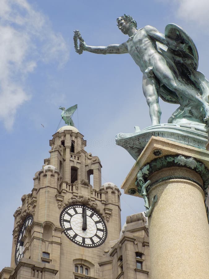 Liverpool Liver Building with Cunard War Memorial Sculpture Editorial ...