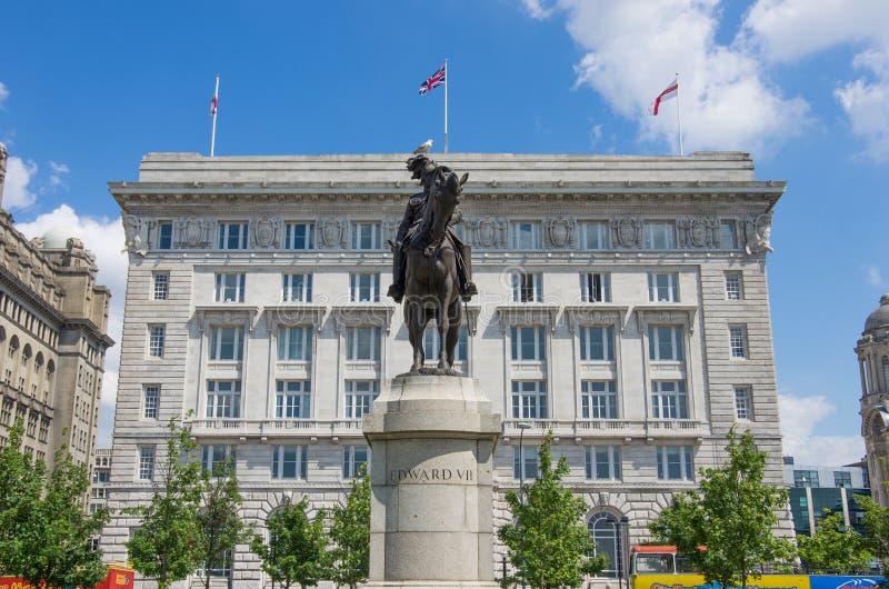 Liverpool Liver Royal Building Stock Image - Image of city, monument ...