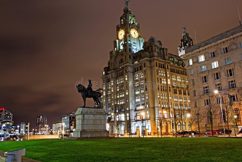 Liverpool S Historic Waterfront Buildings Stock Photo - Image of ...