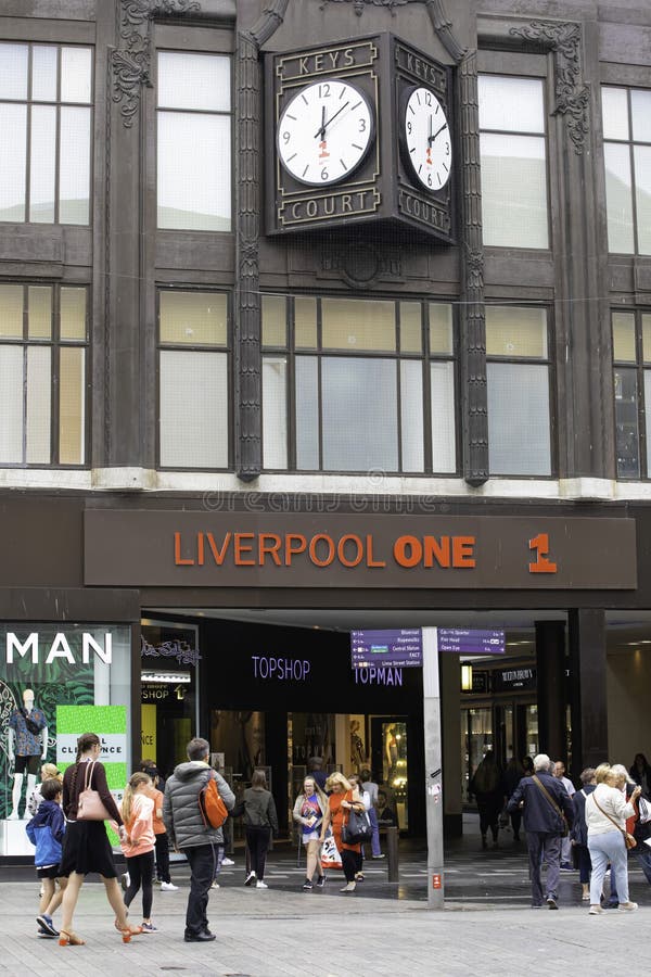 Liverpool One Shopping Centre Editorial Photo - Image of sign, crowded ...