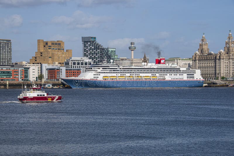 Liverpool WaterFront on the River Mersey Stock Photo - Image of tourism ...