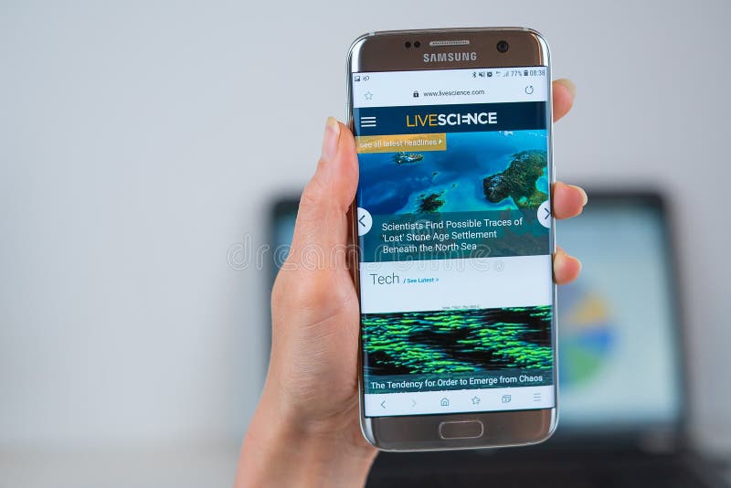 LiveScience Web Site Opened on the Mobile Editorial Photo - Image of ...
