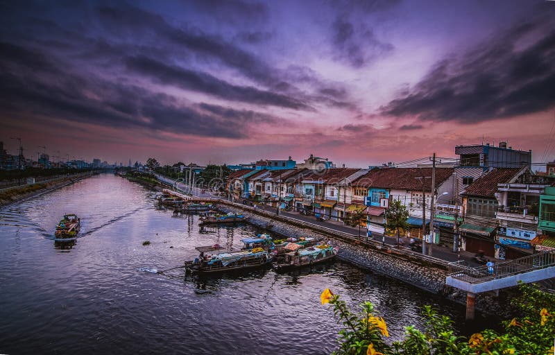 Living by the river editorial stock image. Image of city - 78615124
