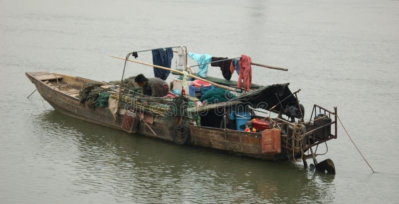 Living on a Sampan stock image. Image of fisherman, anchor - 4194709