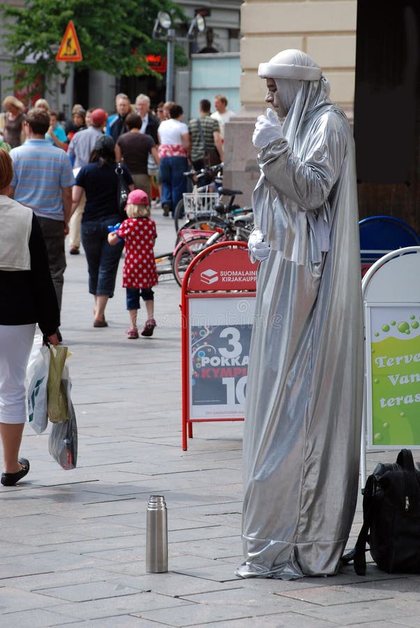 Living Statue editorial stock image. Image of statue, entertaiment ...