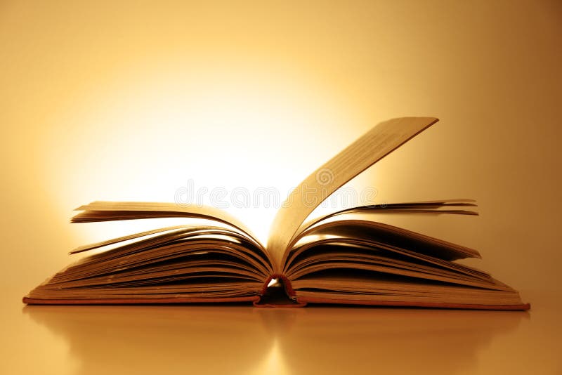 Livro Aberto Antiquado Fotos de Stock Royalty Free - Imagem: 15783518