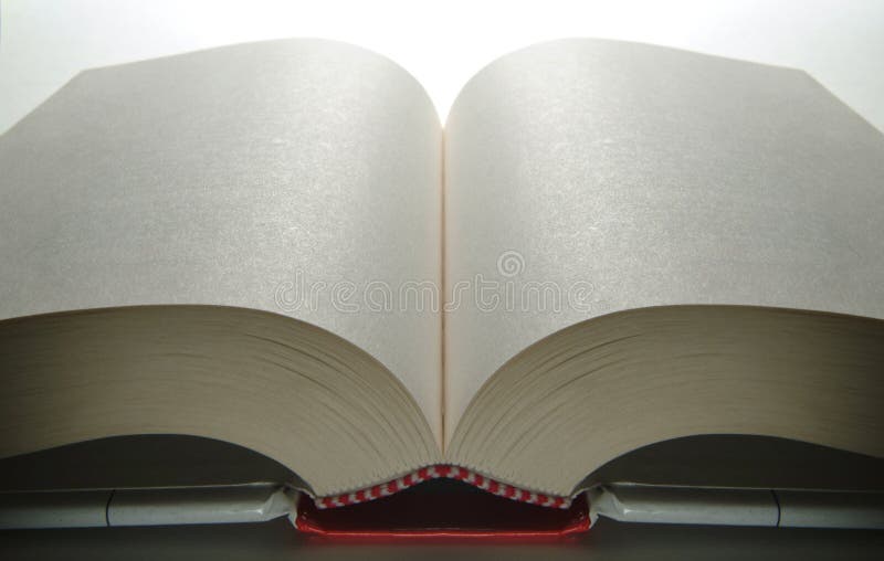 Livro Aberto Com White Pages Foto de Stock - Imagem de letras, texto ...