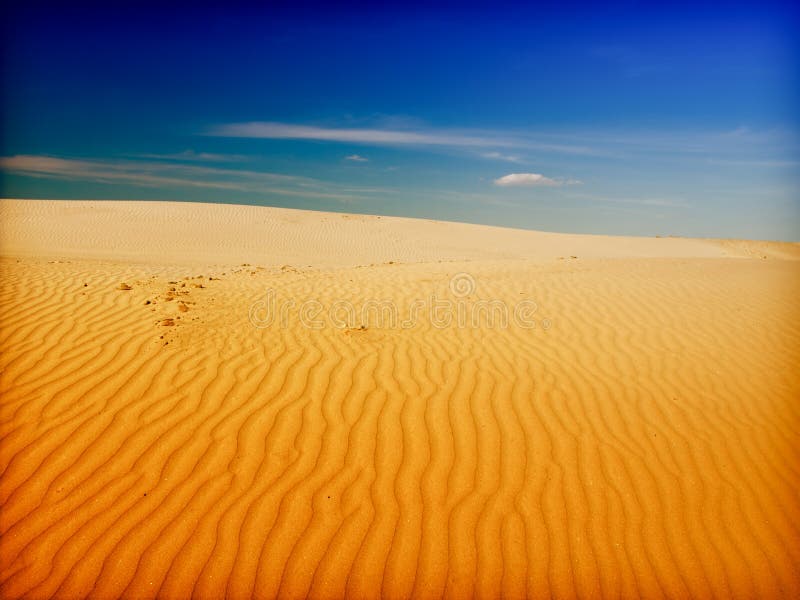 Lixe o deserto imagem de stock. Imagem de azul, cena, sahara - 9804983