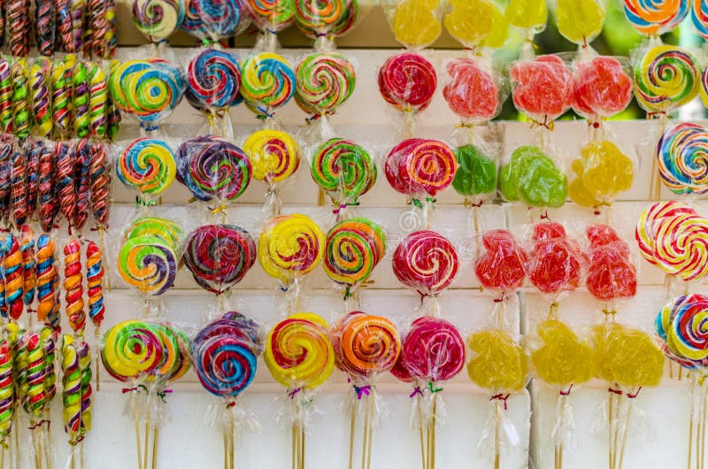 Lizaki obraz stock. Obraz złożonej z biały, lizak, cukierkowy - 41263511