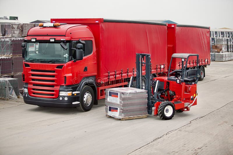 LKW Eingehangener Gabelstapler Stockfoto - Bild von ausfuhr, verteilung ...
