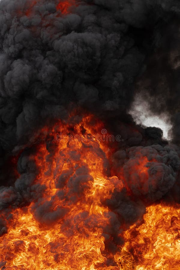 Llamas Del Fuego Rojo Y El Movimiento Borrosidad Nubes Negras Humo