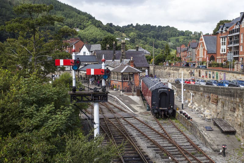 Llangollen Railway editorial stock image. Image of kingdom - 87387709