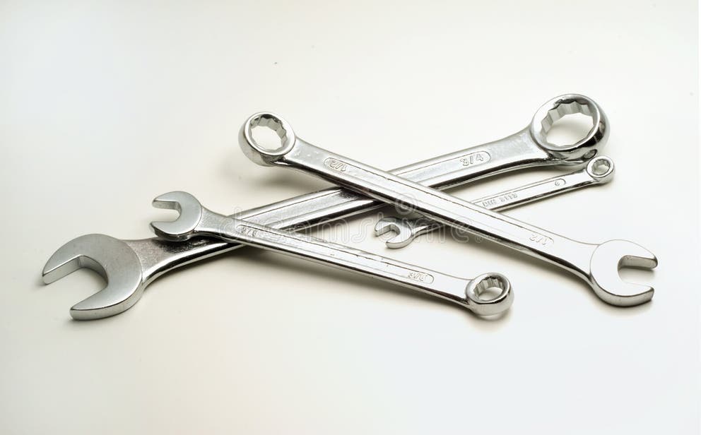 Llave Inglesa De Cuatro Llaves Inglesas Foto de archivo - Imagen de ...