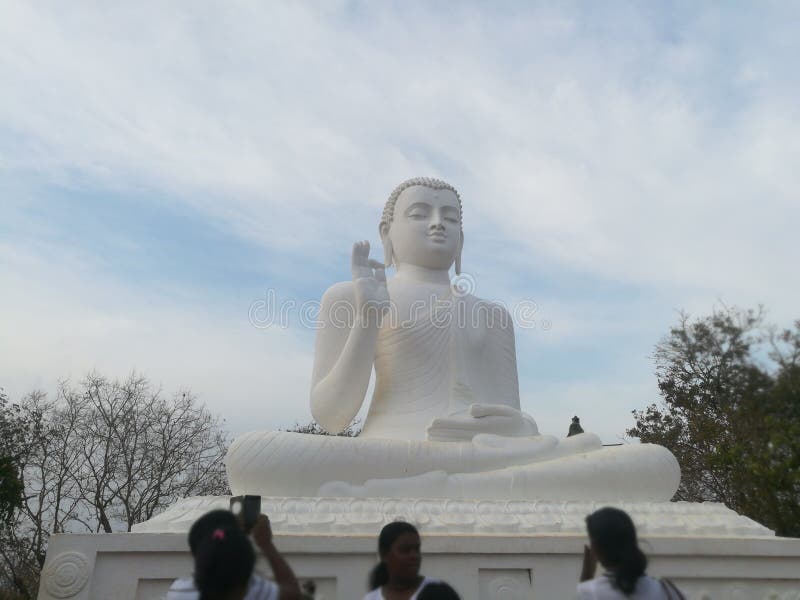 Load Buddha`s Statue editorial stock image. Image of religion - 133611864