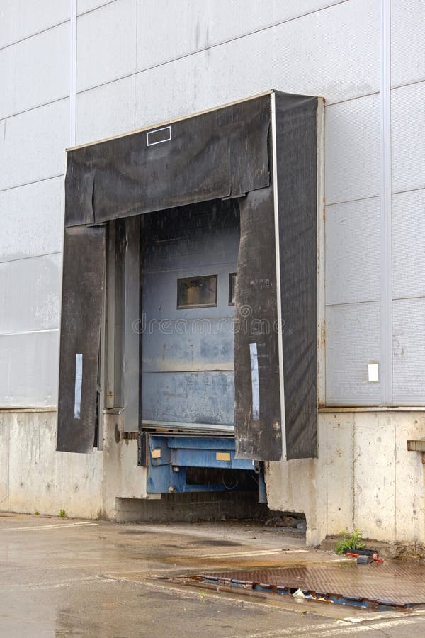 Warehouse loading dock stock photo. Image of facility - 25094474