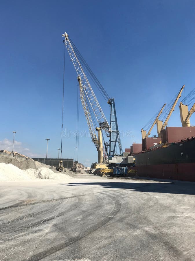 Loading cargo ship stock photo. Image of cloud, machinary - 103149984
