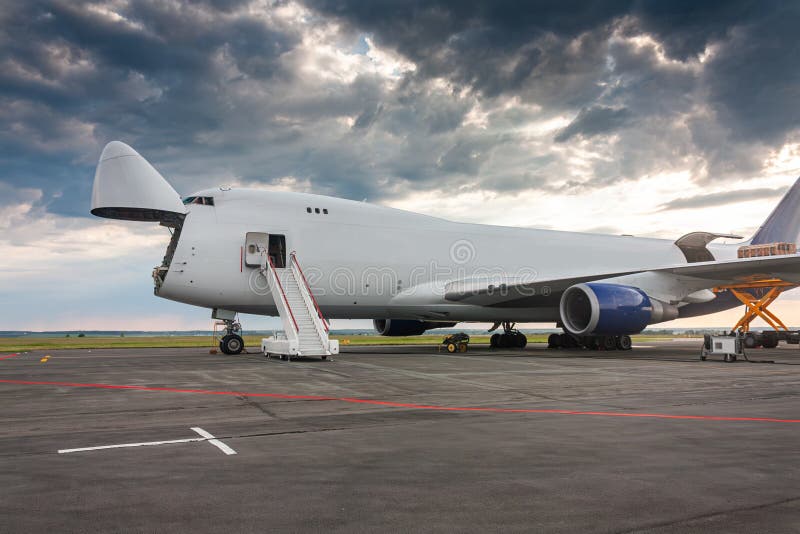 Loading Cargo into Wide Body Freight Aircraft with an Open Nose Hatch ...