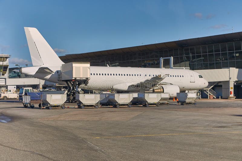 Aircraft Ground Handling stock image. Image of deliver - 91609389