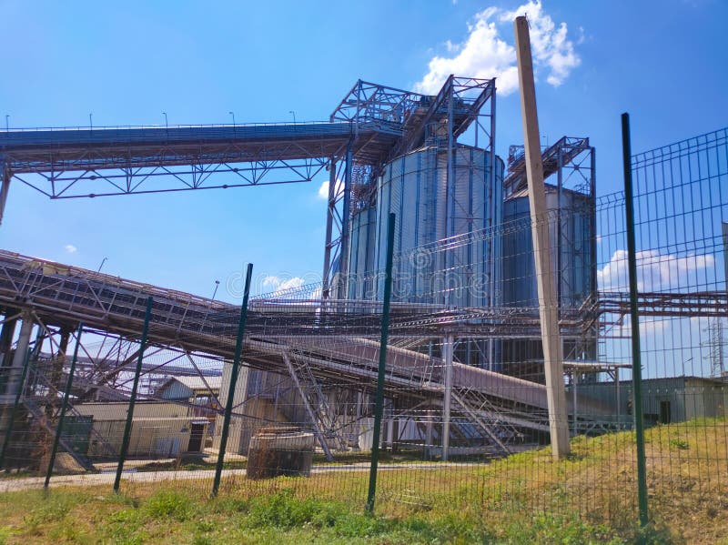 1,238 Grain Elevator Loading Stock Photos - Free & Royalty-Free Stock ...