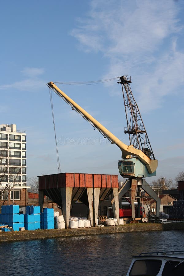 500+ Loading crane Free Stock Photos - StockFreeImages