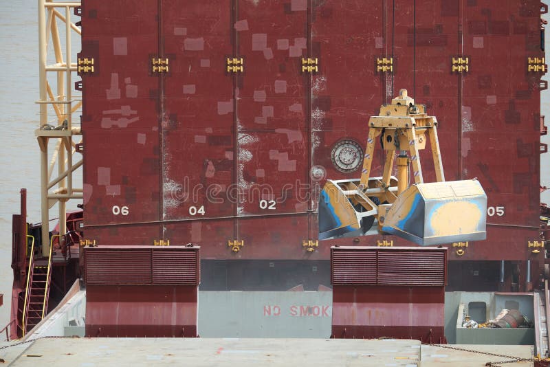 Loading and Dischargind Operation of Bulk Cargo Bauxite on Bulk Carrier ...